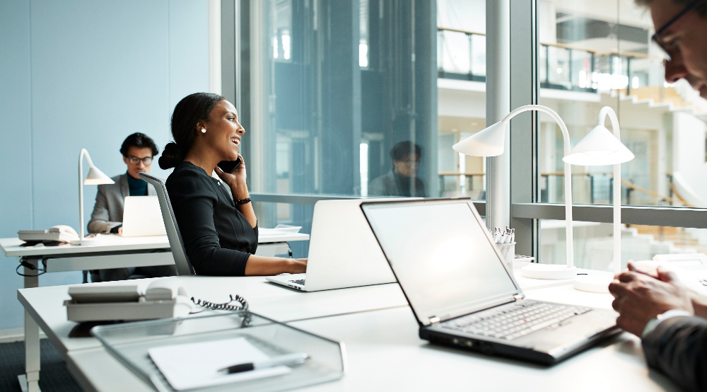 Guide to the Essentials of Hot Desking – Knight Frank (UK)